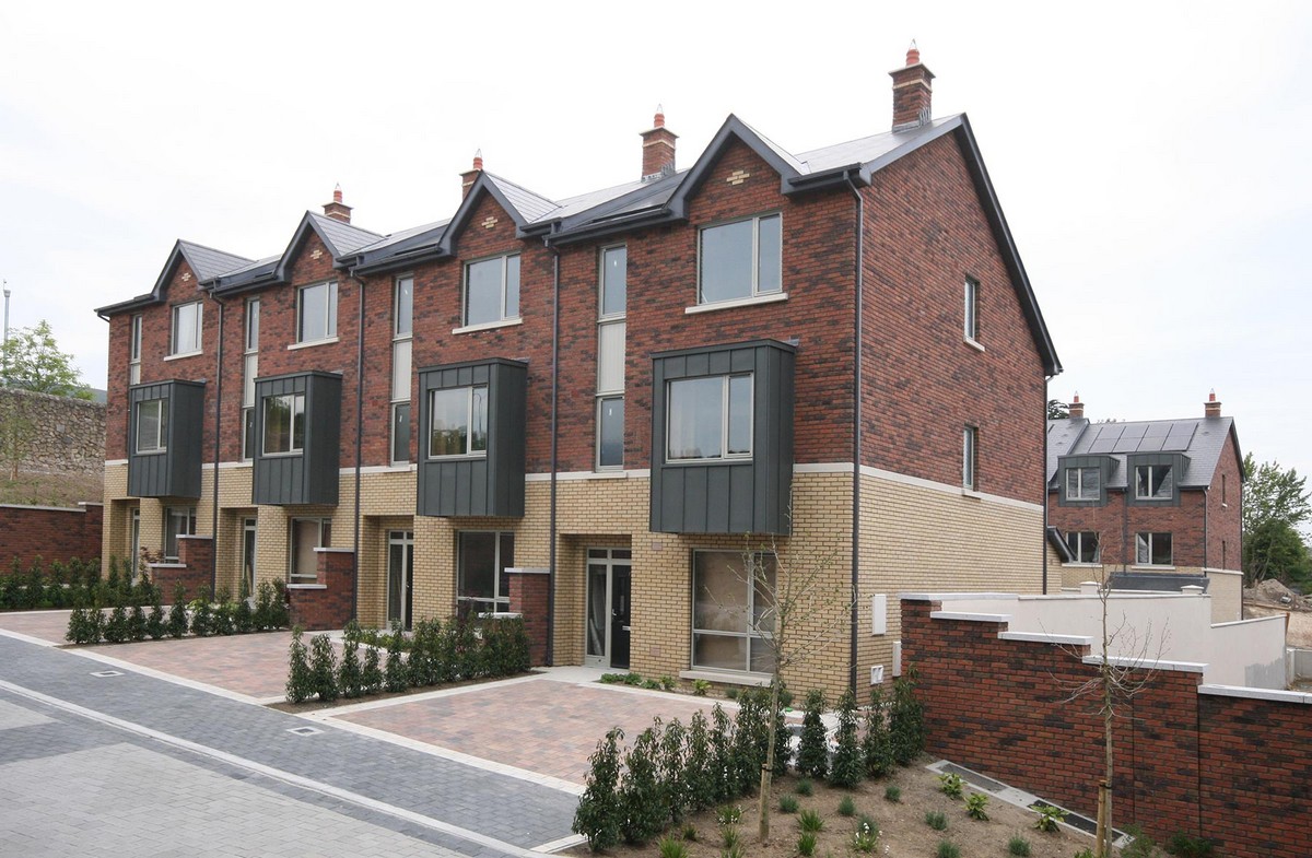 Grange Hill – Viola & Dutch Buff Brick - Outhaus