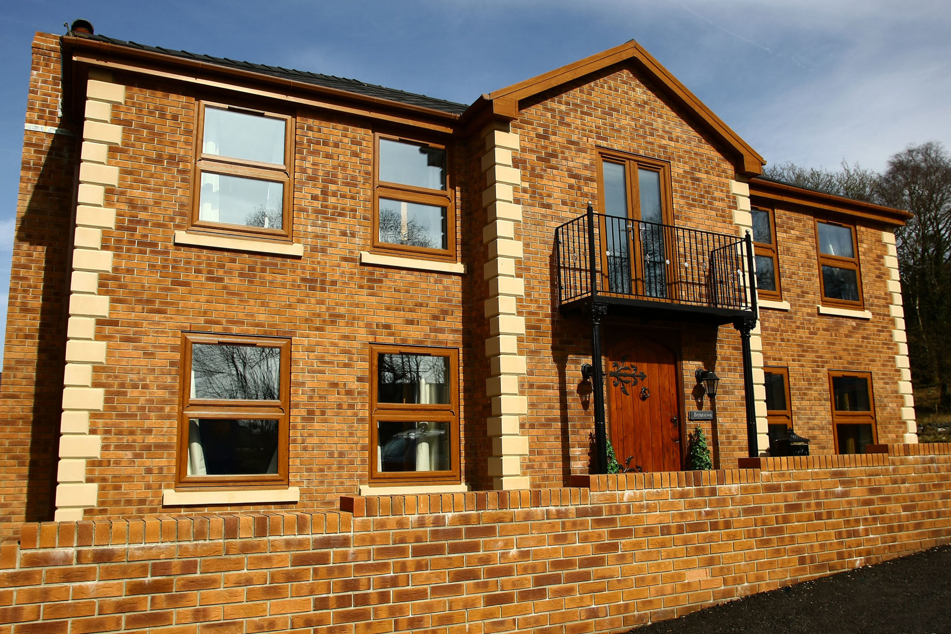 Brown Rustic Brick - Outhaus